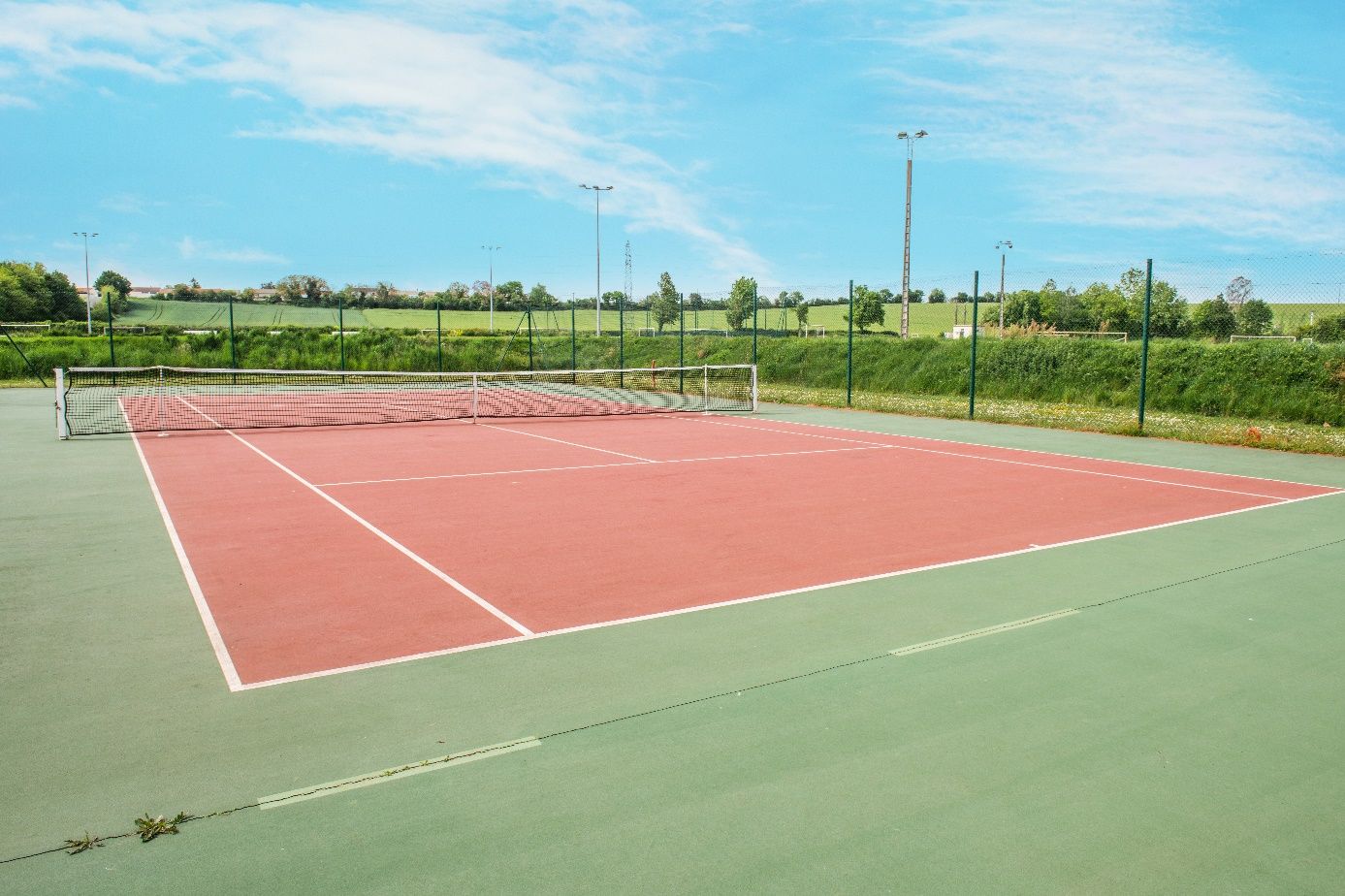 Terrain de Tennis - Mairie d'Echiré (79)